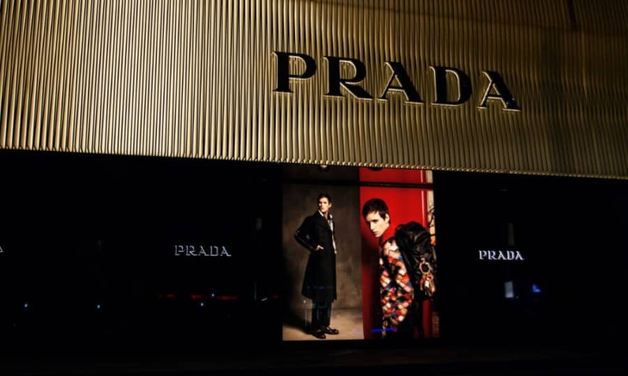 Prada se pone de moda: logra crecimiento en ventas por primera vez en ...