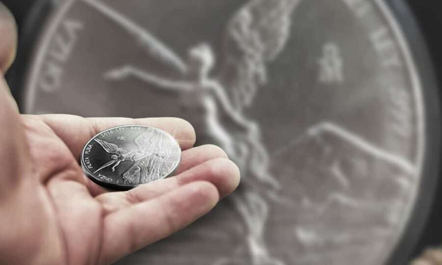 ¿Qué función tiene la llamada moneda onza de plata?