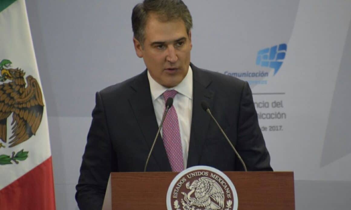 ¿Cómo surgió la farmacéutica Grisi y quién es su dueño?