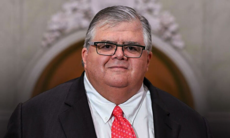 Los cargos de Agustin Carstens por su paso en México
