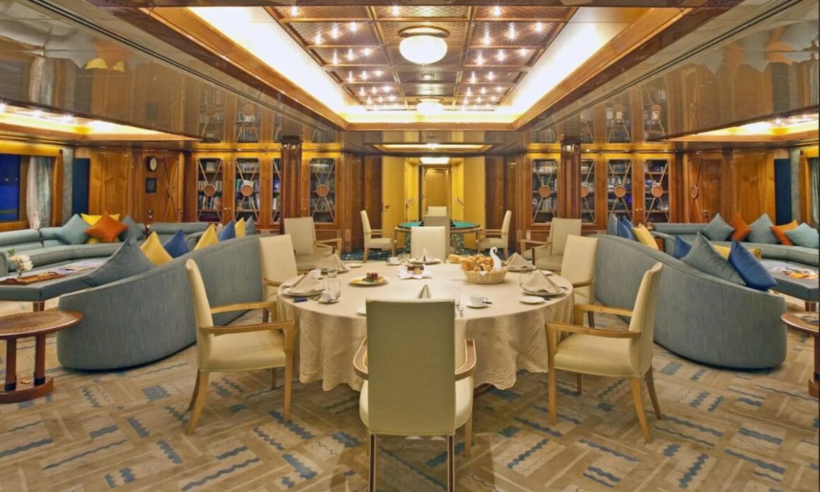 Ricardo Salinas: ¿Qué yate tiene y cuánto gasta en mantenerlo?