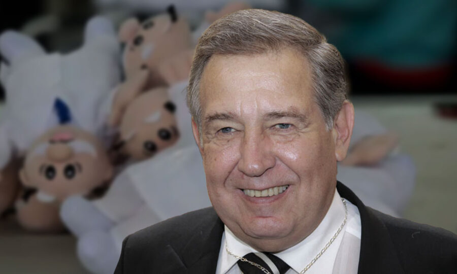 ¿Quién es Víctor González Torres de Farmacias Similares?