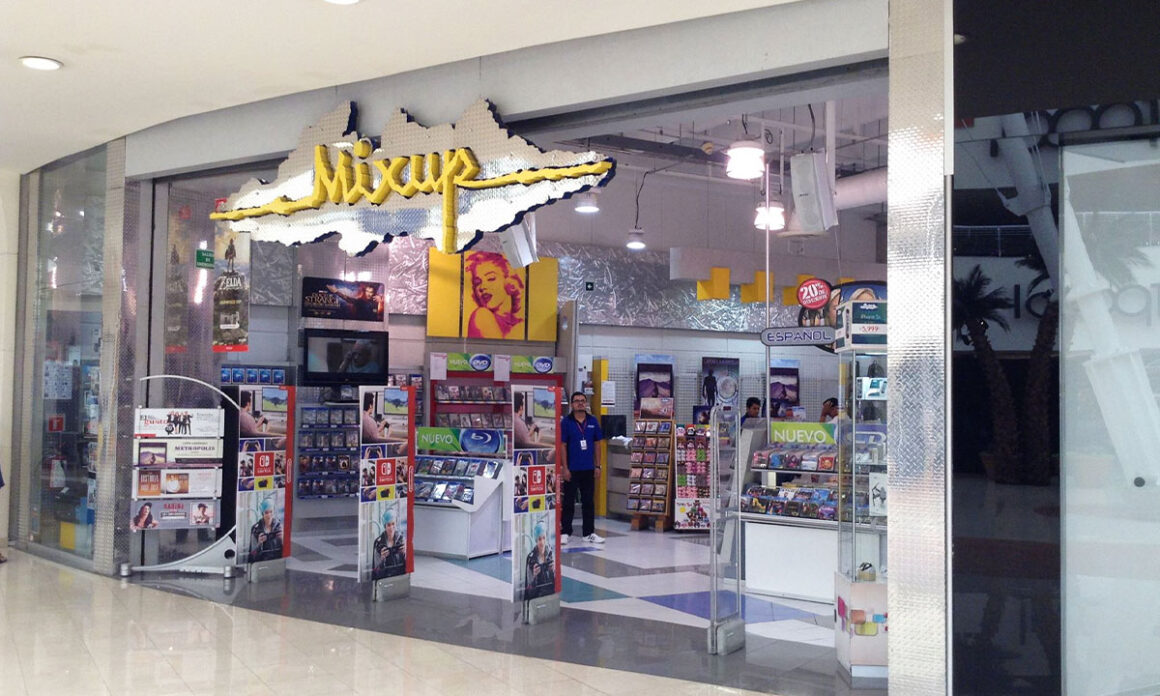¿Quién es el dueño de la tienda de discos MixUp?