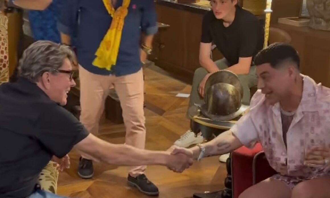 ¿Cuál es la relación entre Ernesto y Enrique Coppel?