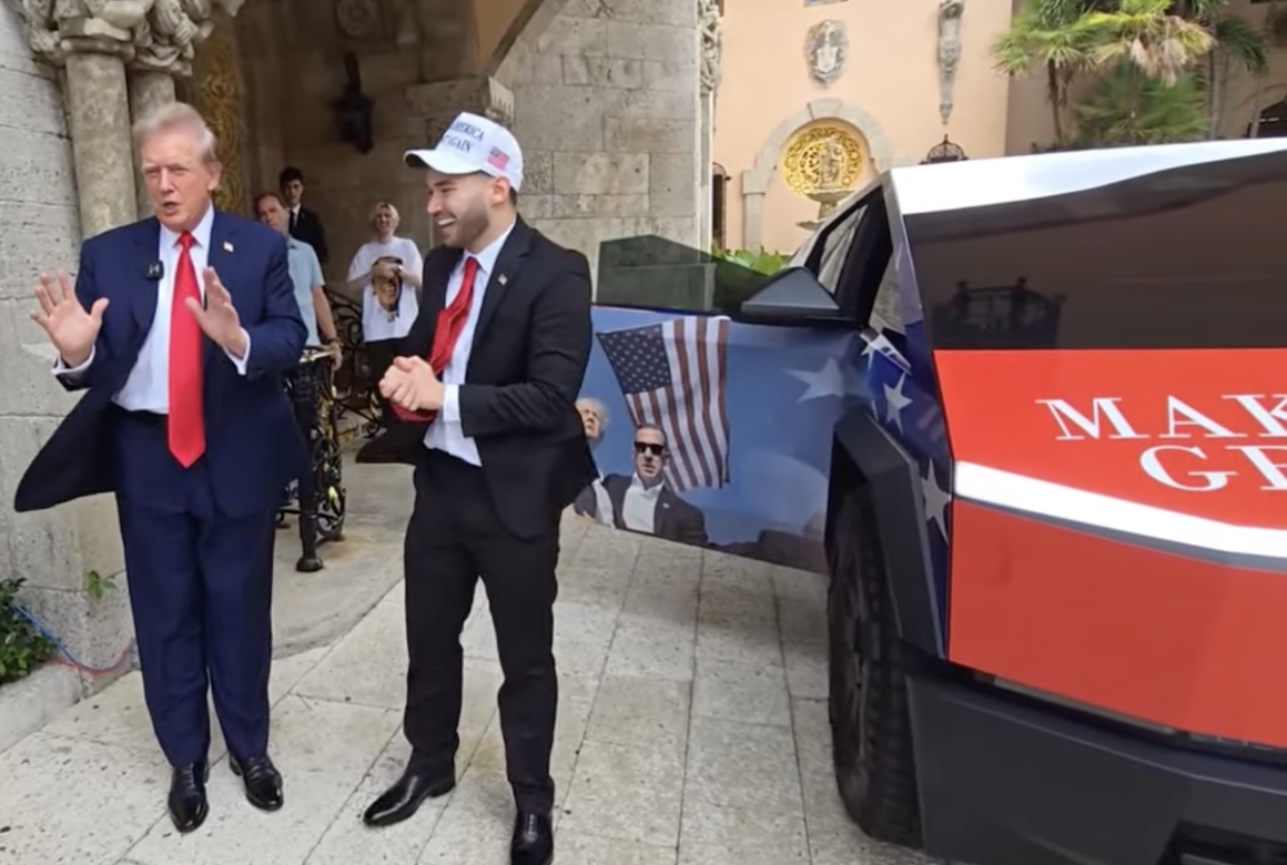 Así luce el Cybertruck personalizada que le regalaron a Donald Trump