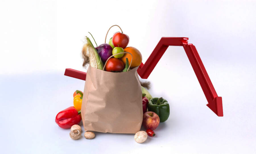 Hogares mexicanos hacen 'guardadito' y pegan al consumo